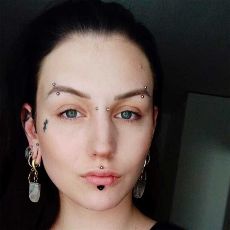 The Complete Guide to Eyebrow Piercing and Tips for Successful & Pain ...