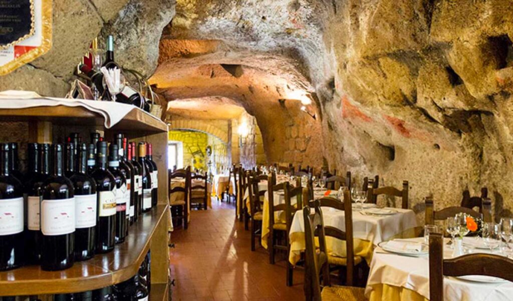 Top 10 Unusual Restaurants in Italy in Unconventional Locations